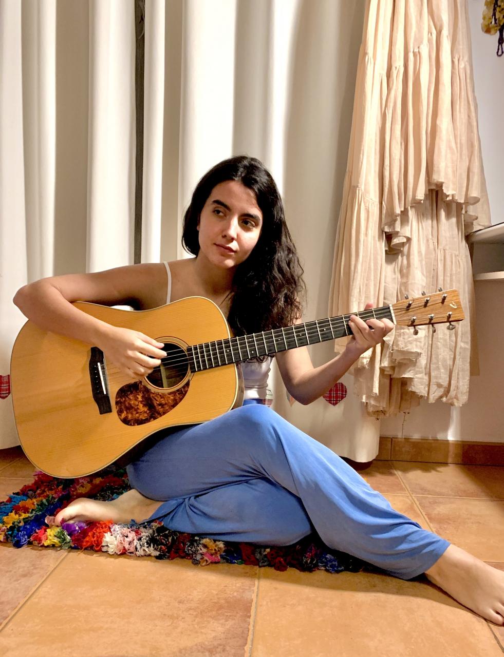 Entrevista a la cantante Júlia Colom