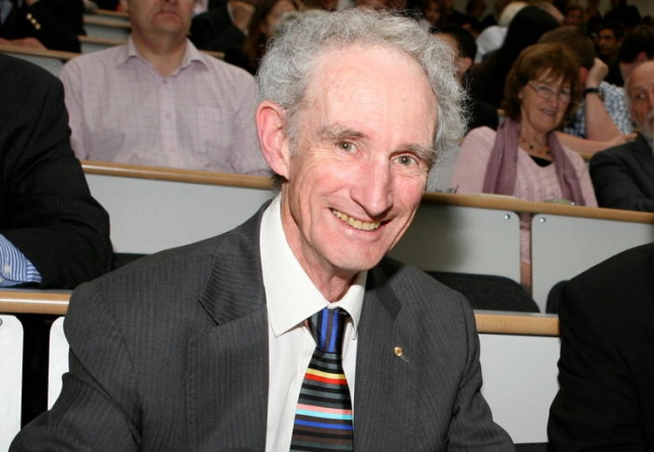 Fallece el científico Robert May, padre de la famosa teoría del caos