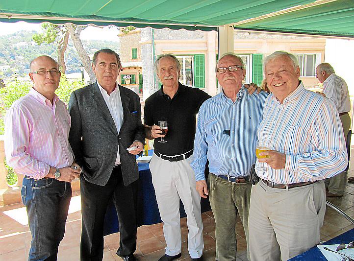 Fotogalería: Homenaje a Javier Mayol en la Estación Naval del Port de ...