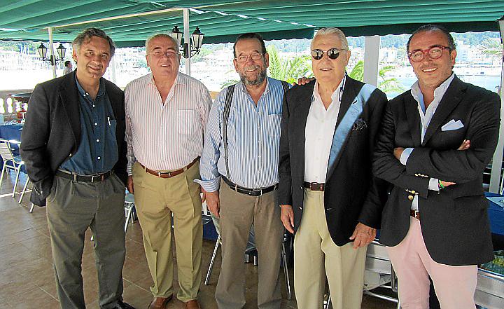 Fotogalería: Homenaje a Javier Mayol en la Estación Naval del Port de ...