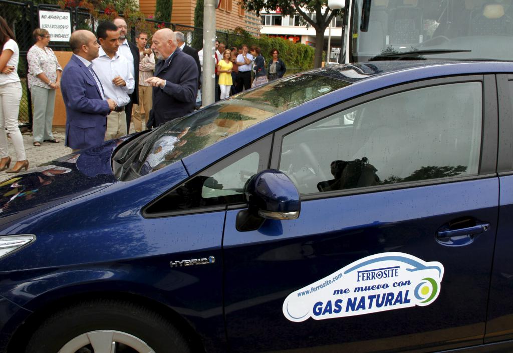 El Govern recibe un coche adaptado para funcionar con Gas Natural ...