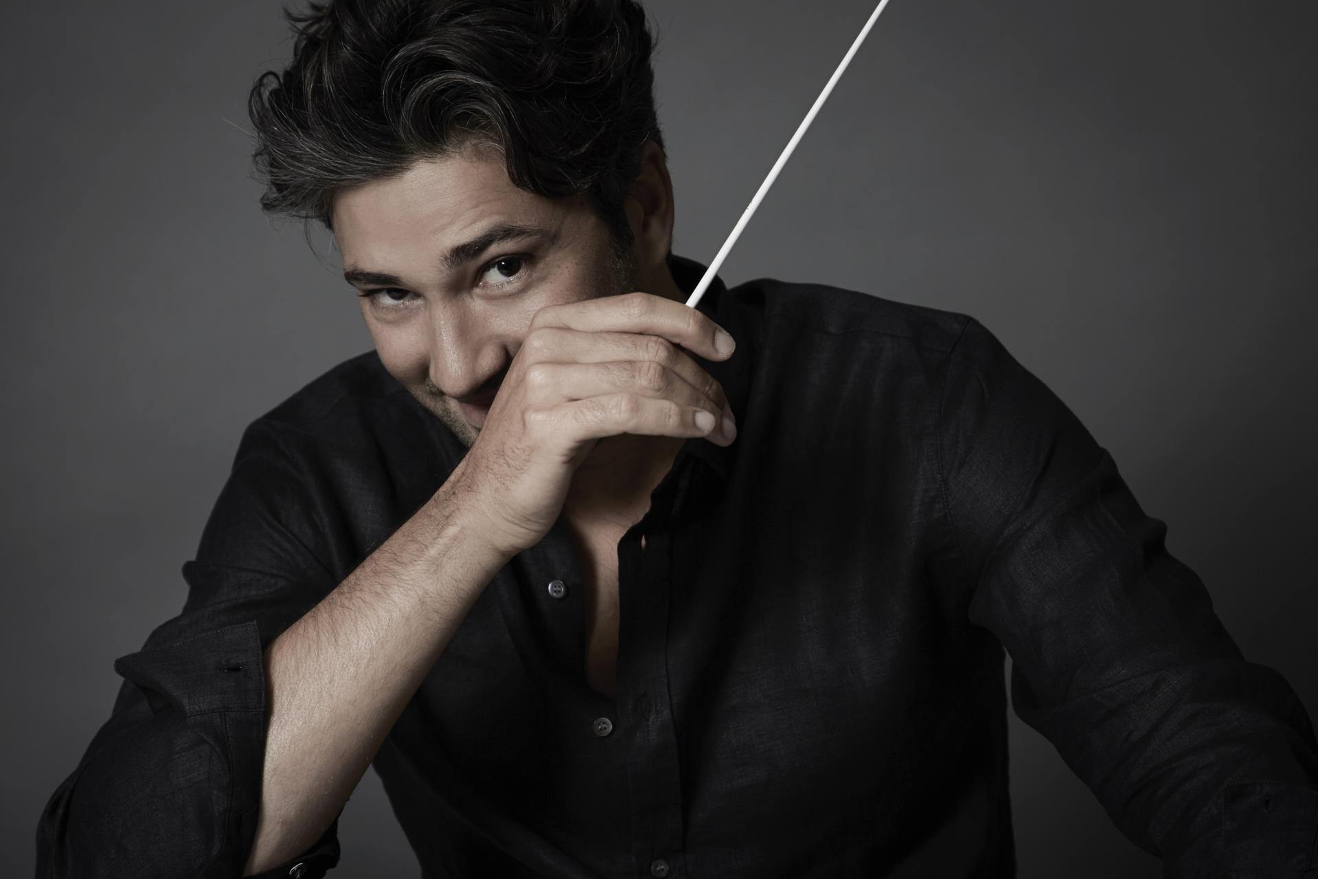 David Afkham: «Lo mejor de ser director es el camino para crecer juntos»