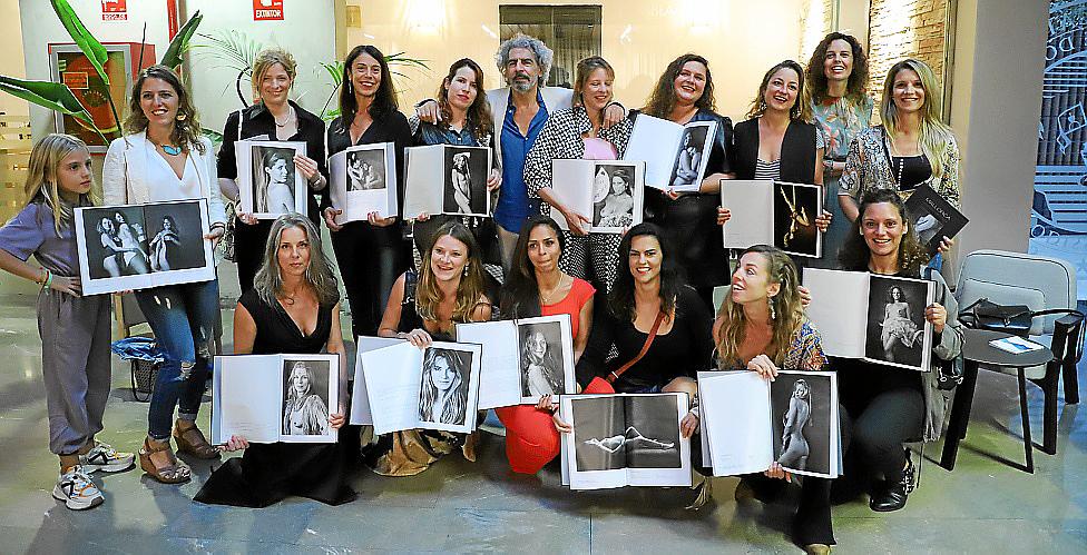 Las divinas mujeres de Pere Colom se materializan en el Col·legi d’Advocats