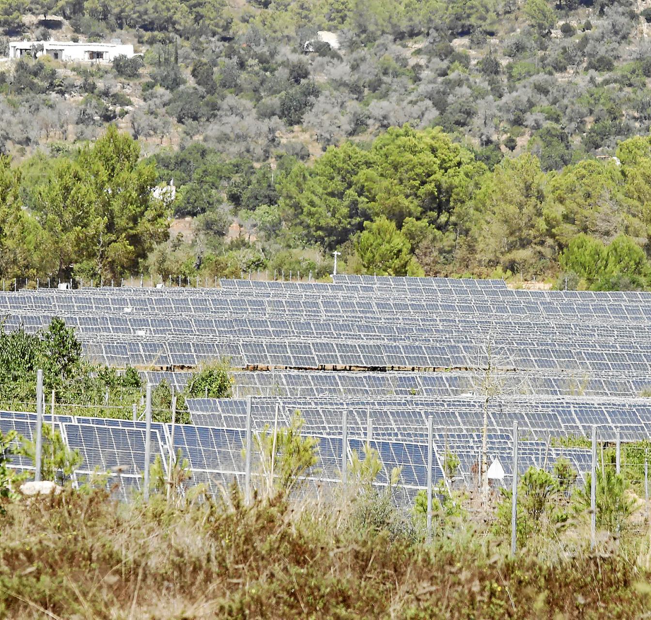 Eivissa estrena sus dos primeros parques solares