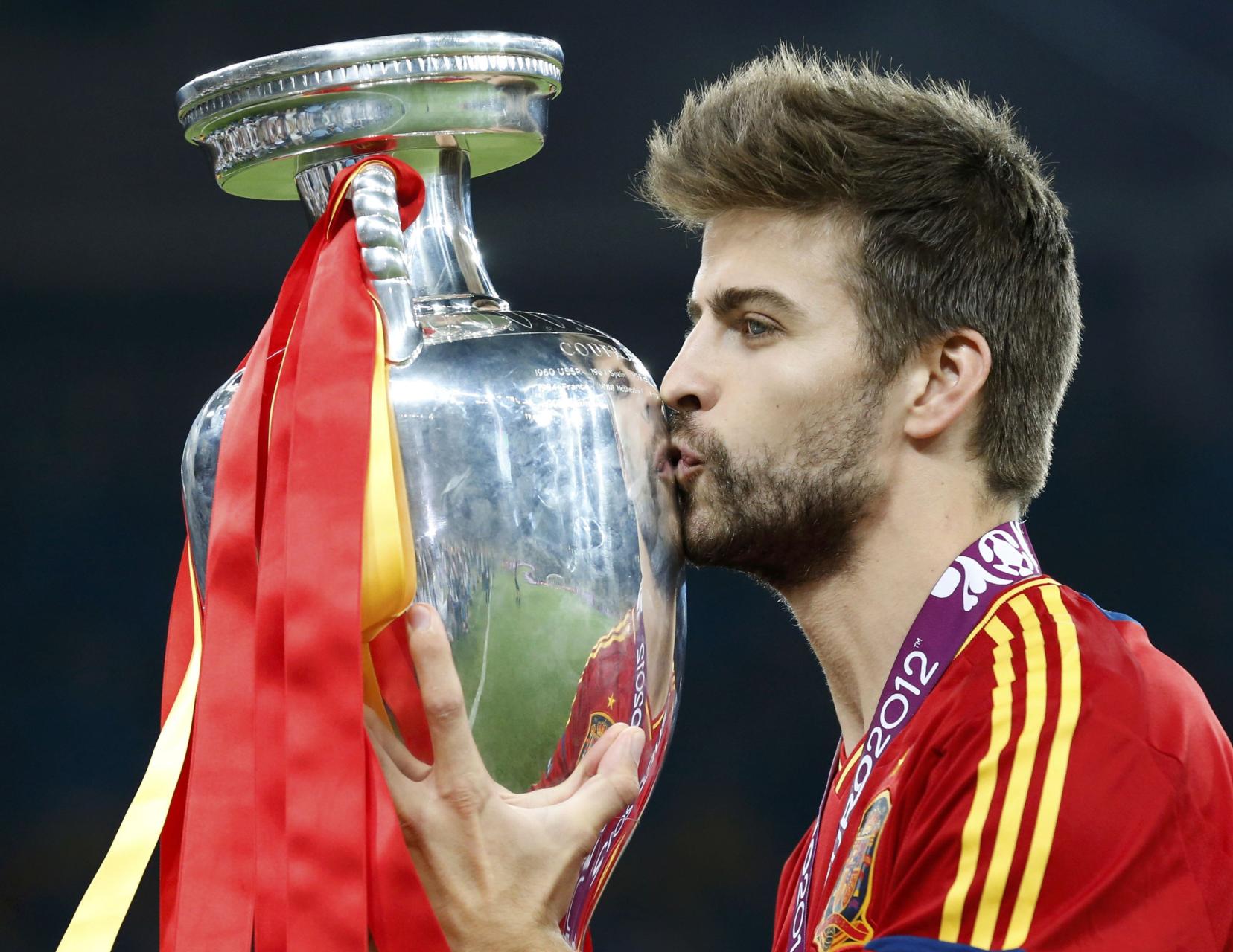 Fotogalería: Gerard Piqué se retira: su trayectoria deportiva en imágenes