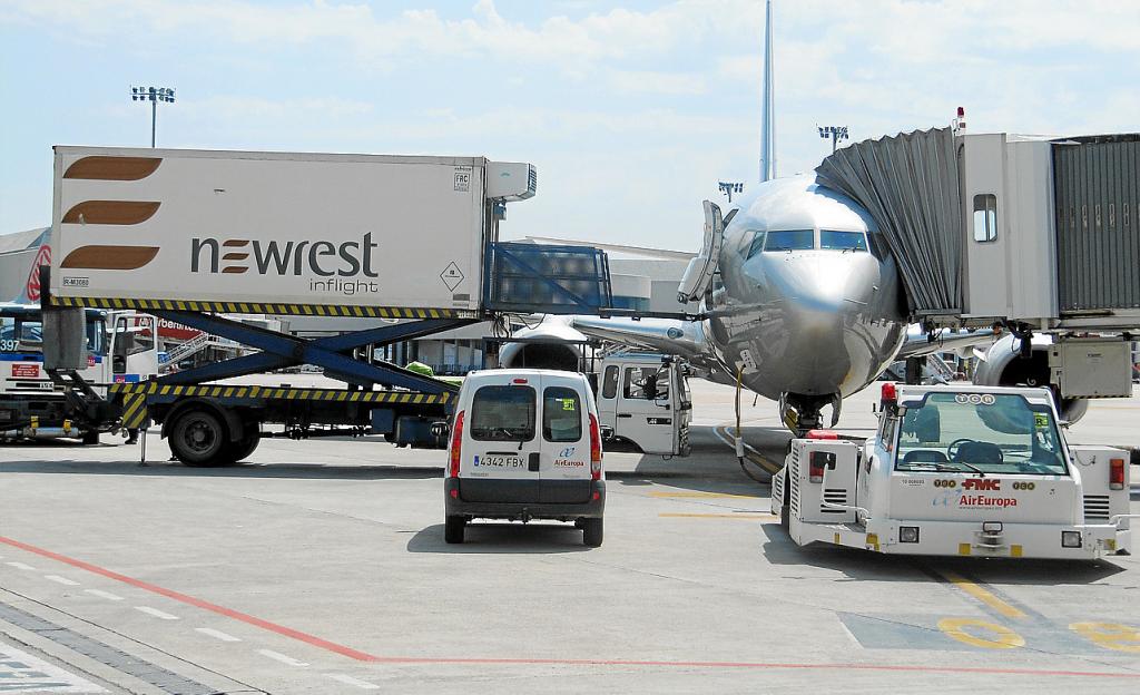 Guerra de precios en el aeropuerto entre los tres operadores de ‘handling’