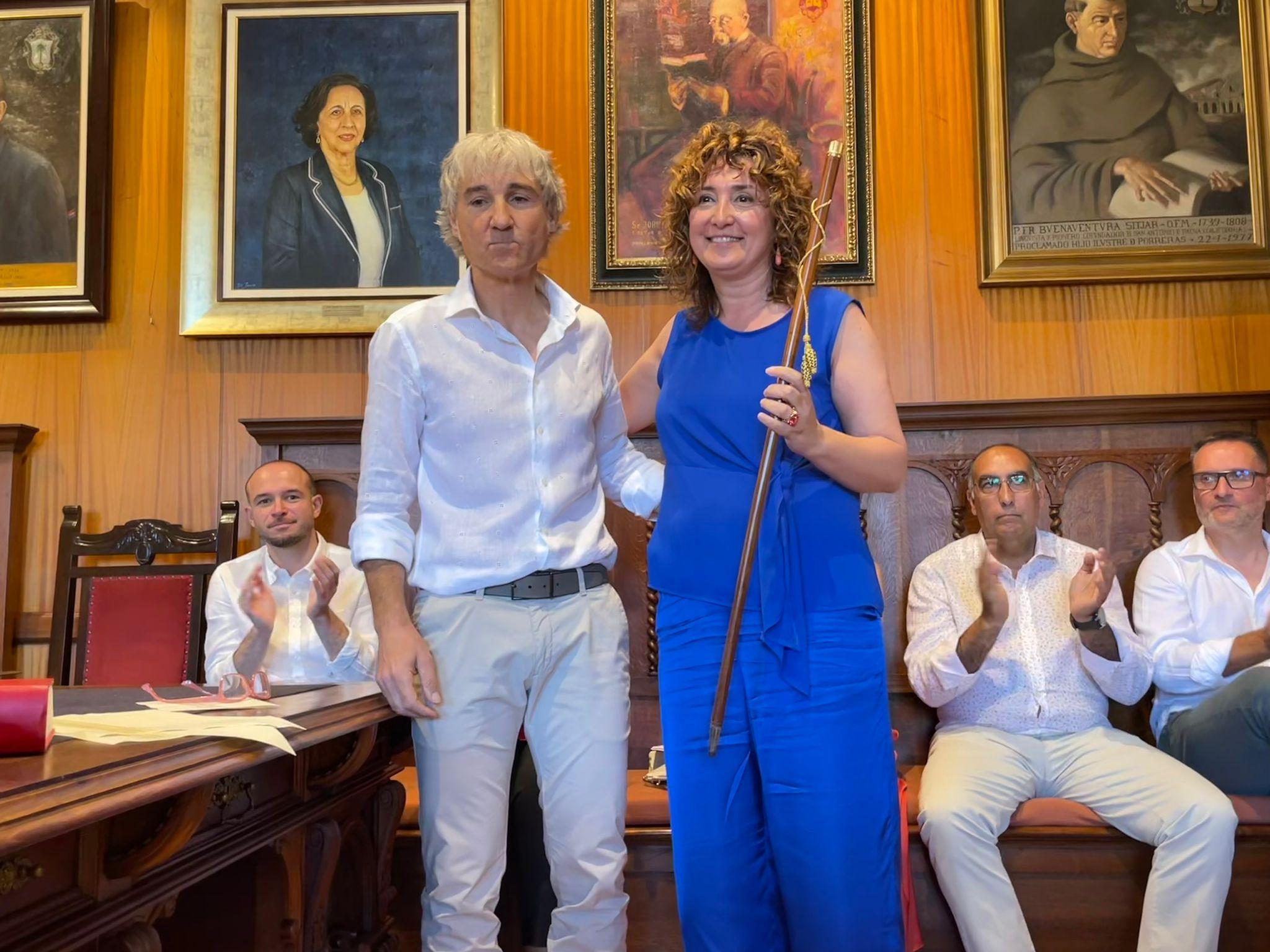 Alcaldes de Mallorca | Xisca Mora coge la vara de alcaldesa de Porreres