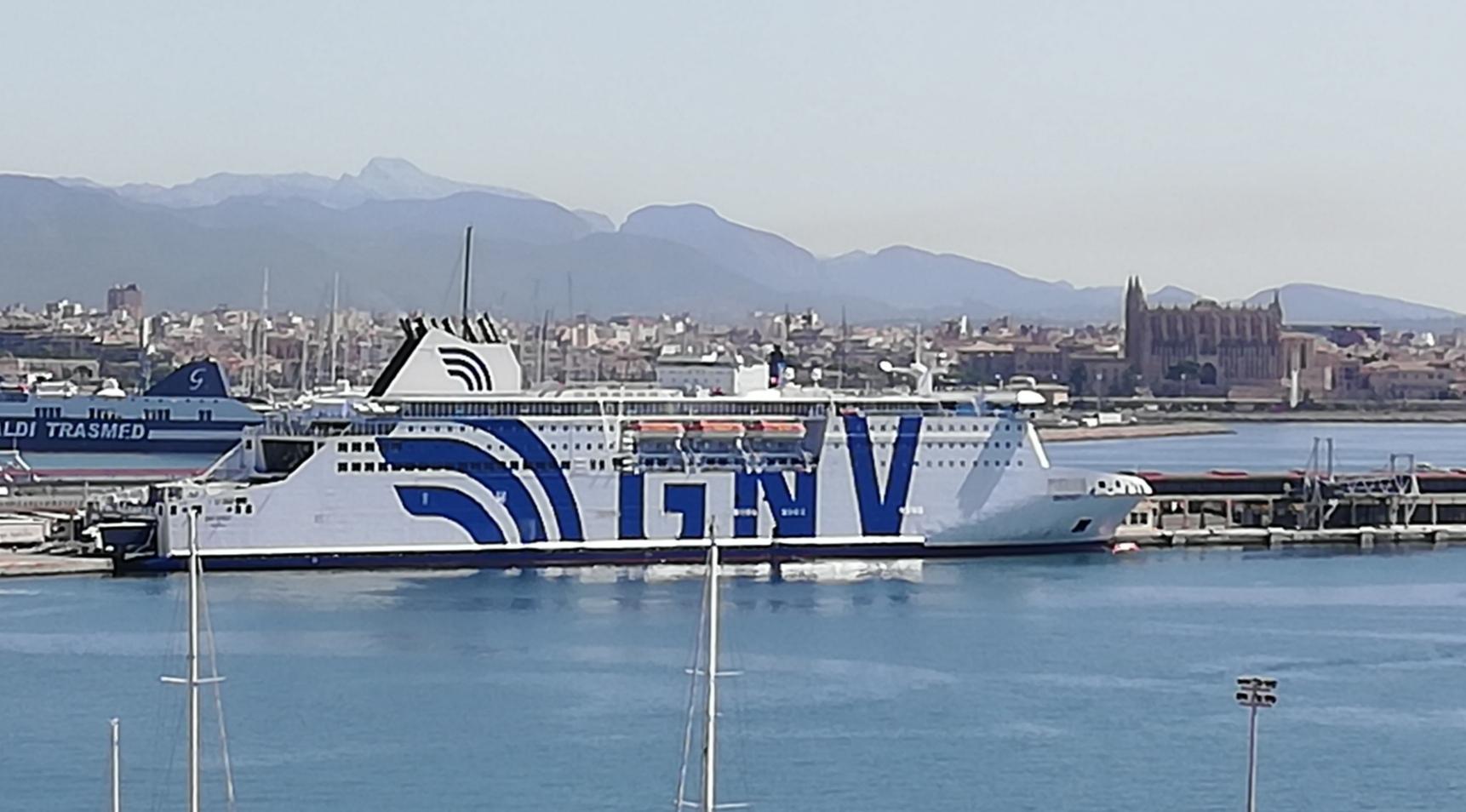 Barcos en Palma: GNV reinicia la línea Palma-Barcelona con un ferry de ...