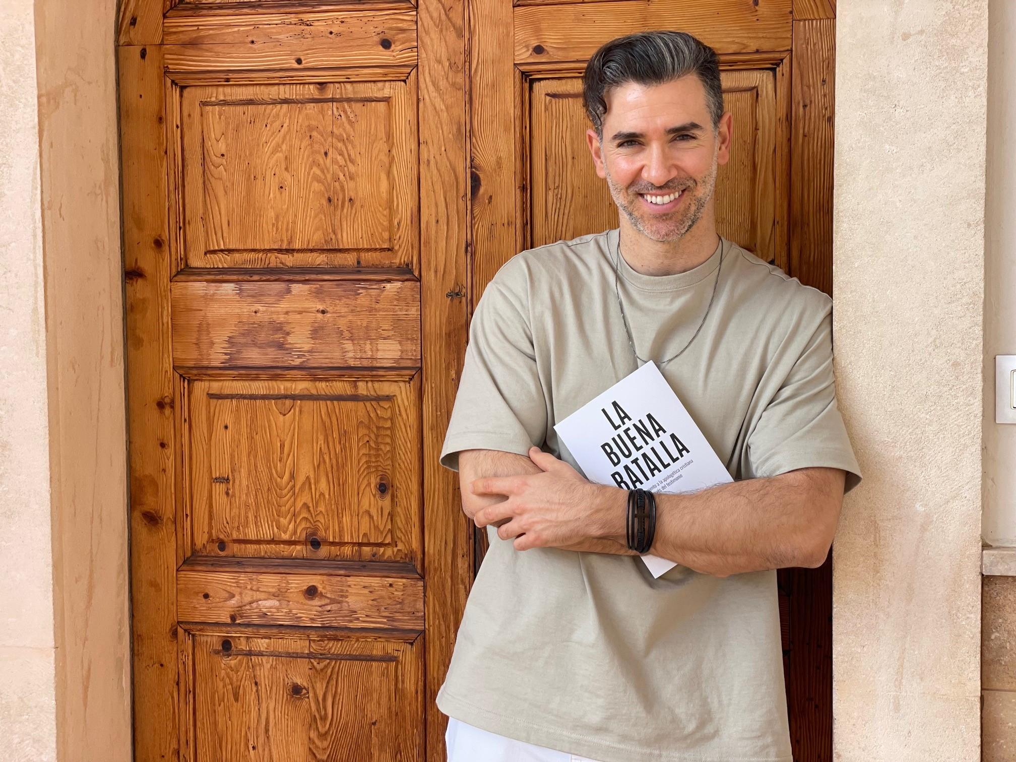 Fran Fiol presenta su libro ‘La buena batalla’