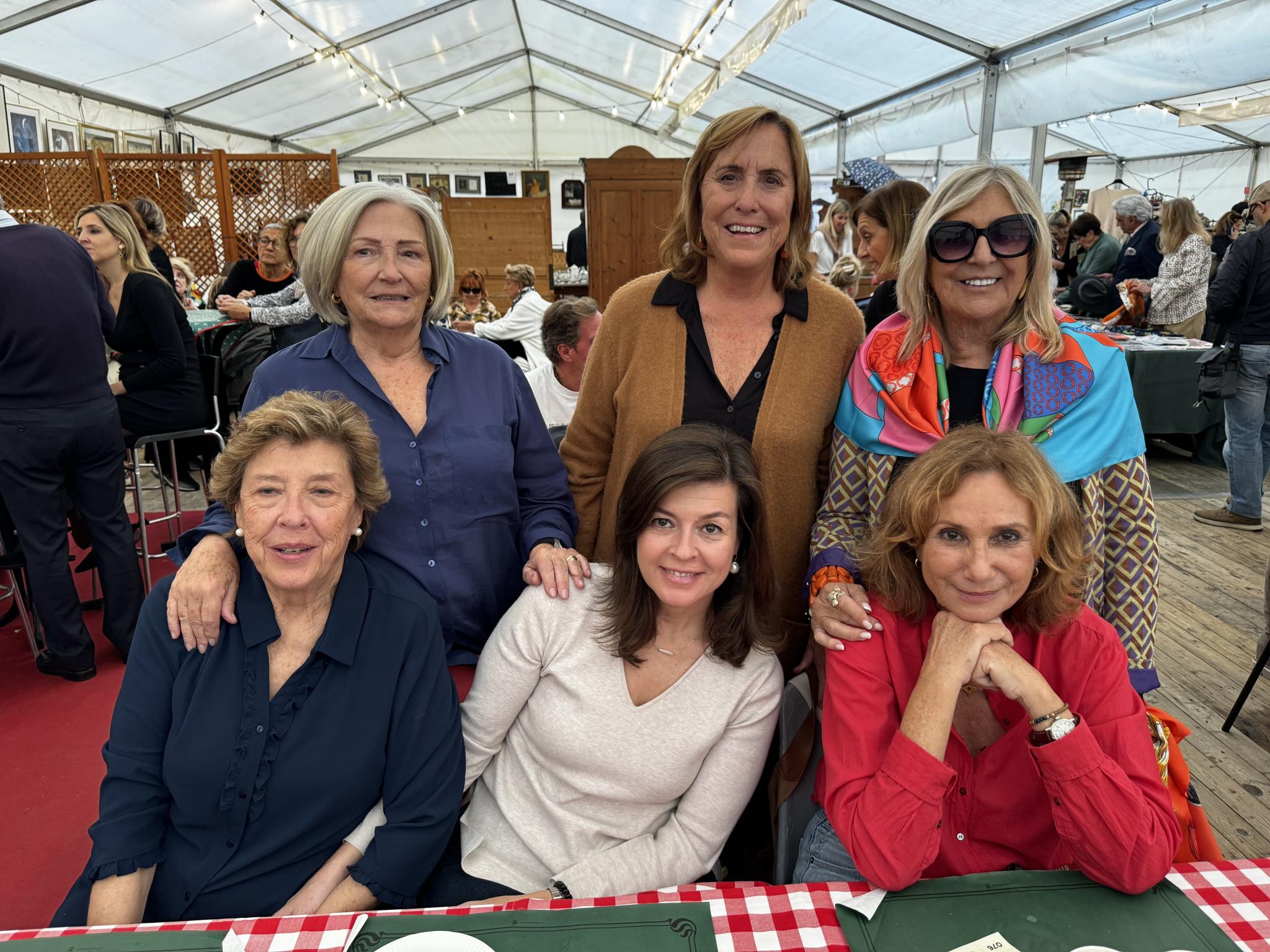 Esteban Mercer, entre amigos | Mercadet solidari Es Refugi