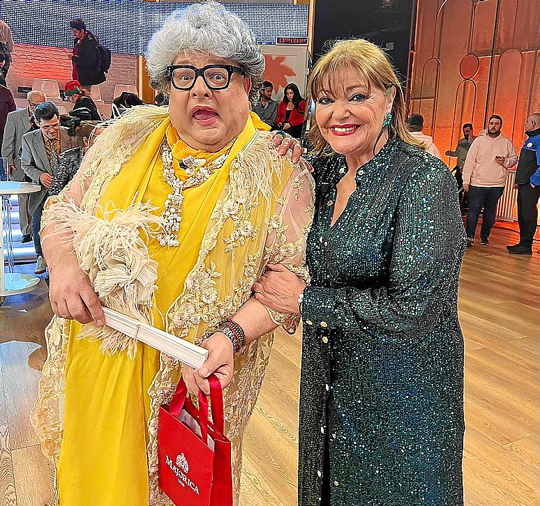 Televisión | Joan Carles Bestard muestra en Telecinco los vestidos de ...