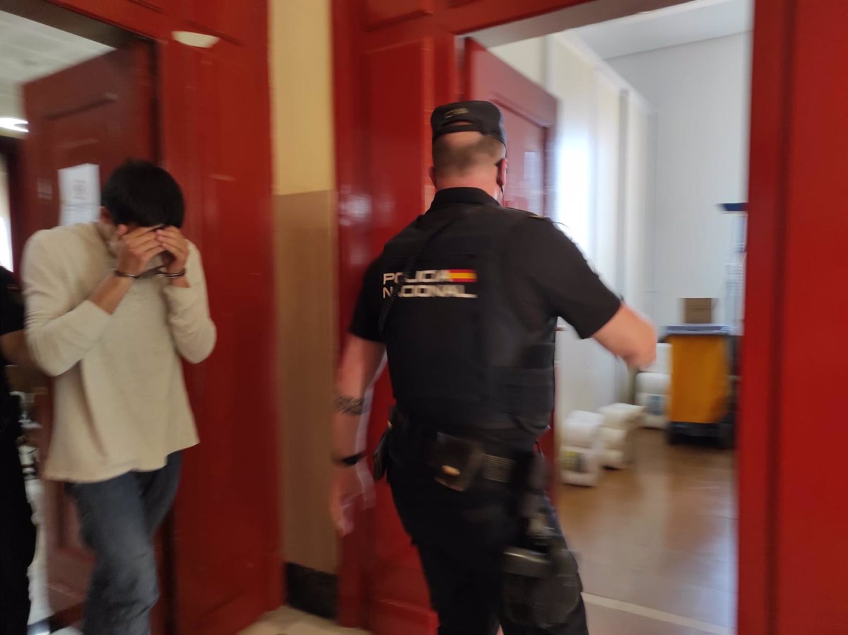 Prisión Permanente Revisable Para El Joven Condenado Por Asesinar Y