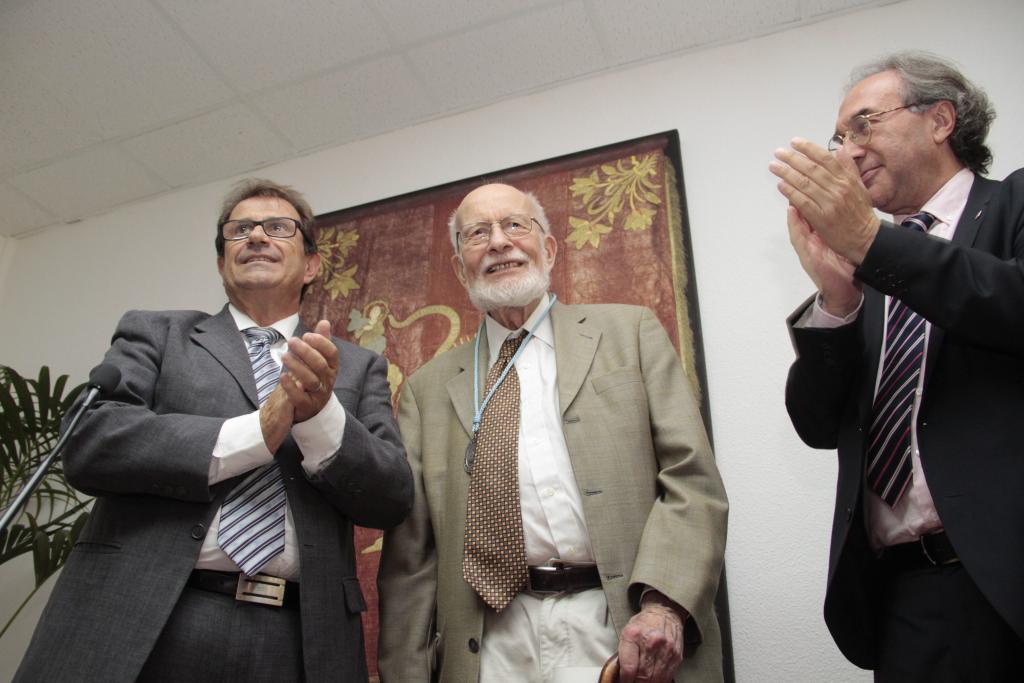 Anthony Bonner, doctor honoris causa en una ceremonia «sencilla»