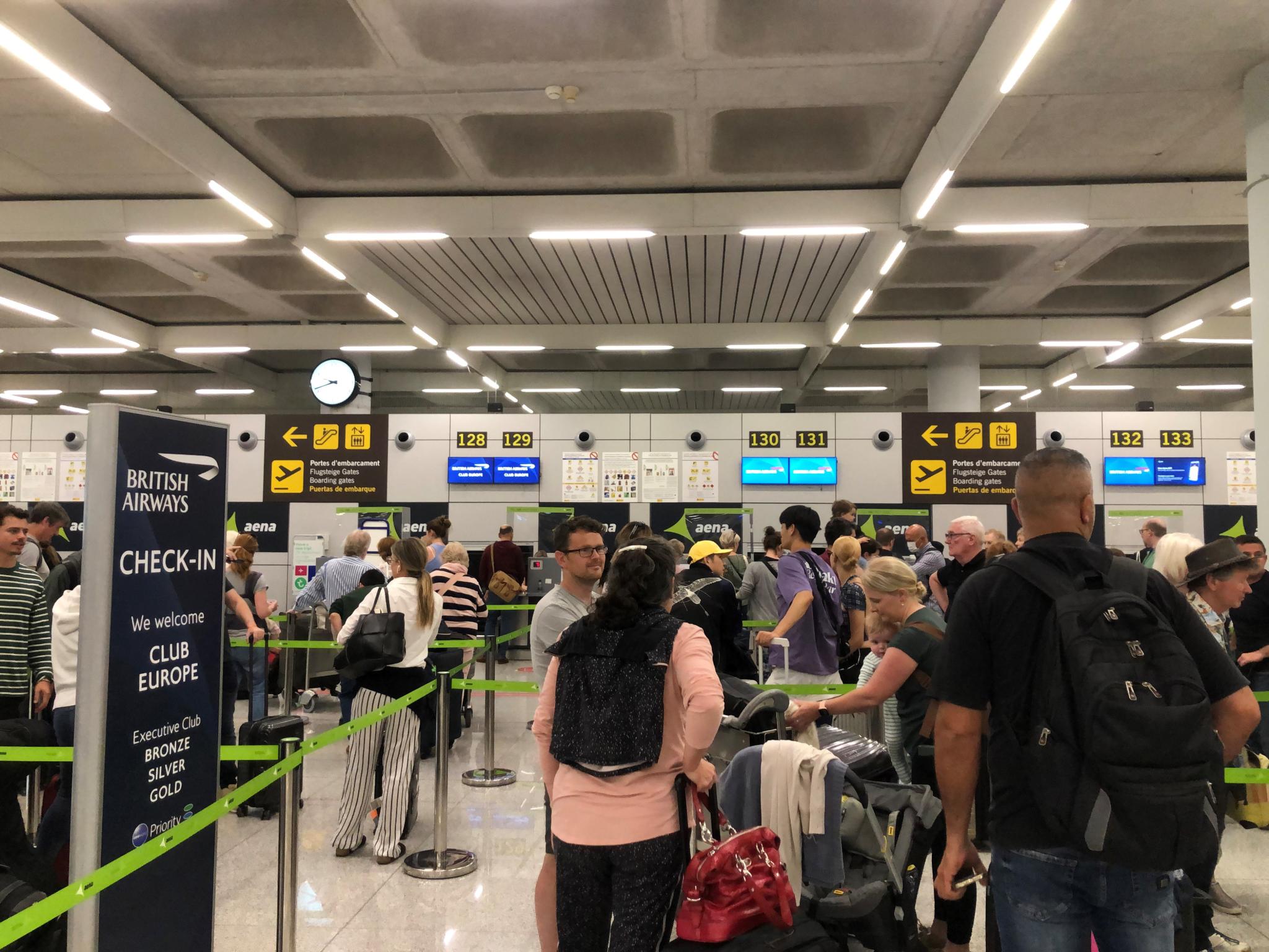 El tráfico aéreo en los aeropuertos españoles crece un 5,81% en noviembre