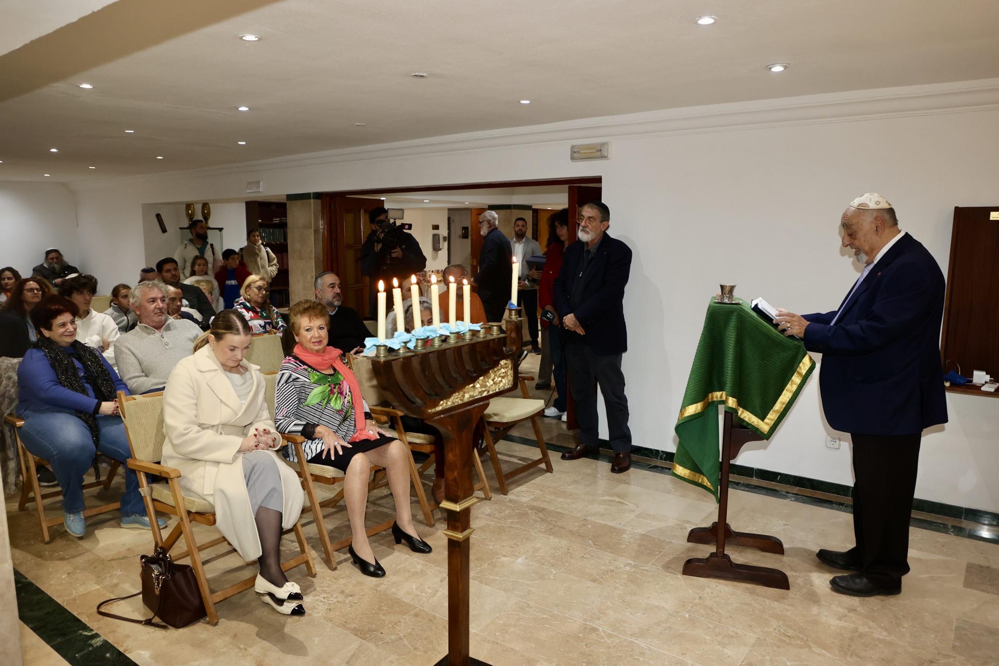 La comunidad judía de las Islas celebra la Hanukkah en la sinagoga de Palma