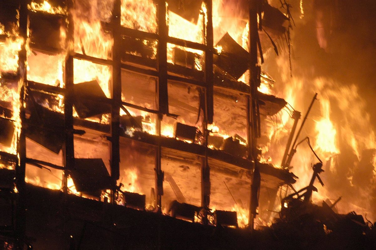La causa del incendio del edificio Windsor sigue siendo una incógnita ...