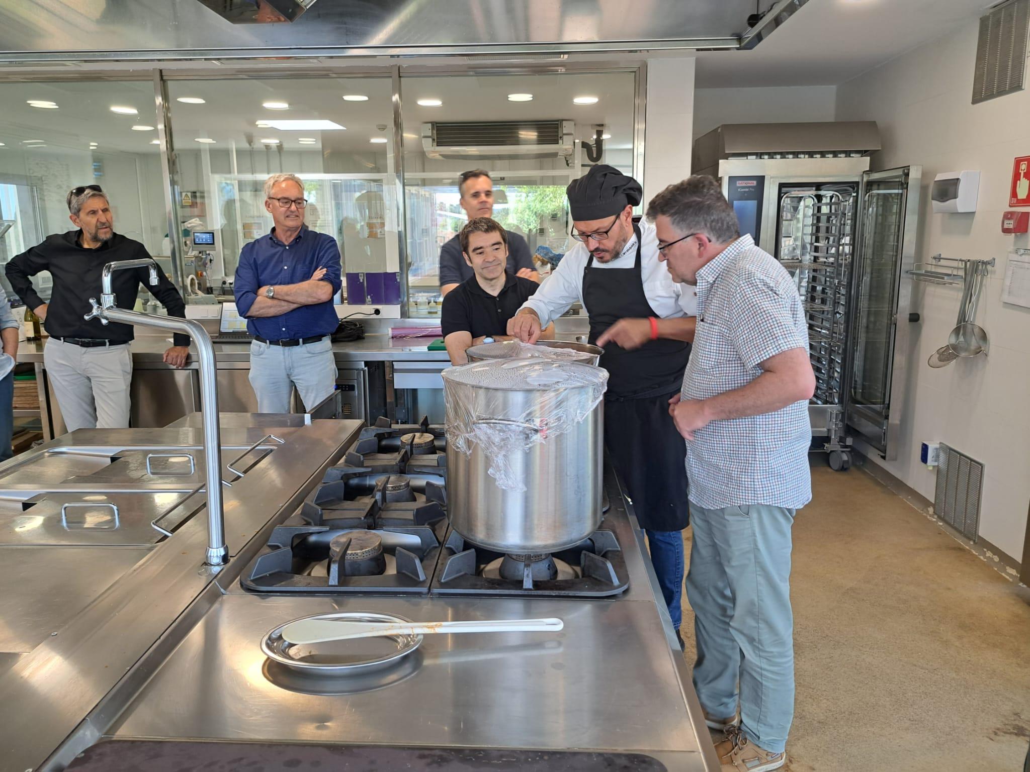 El Govern valora hacer fumet para aprovechar pescado local en desuso