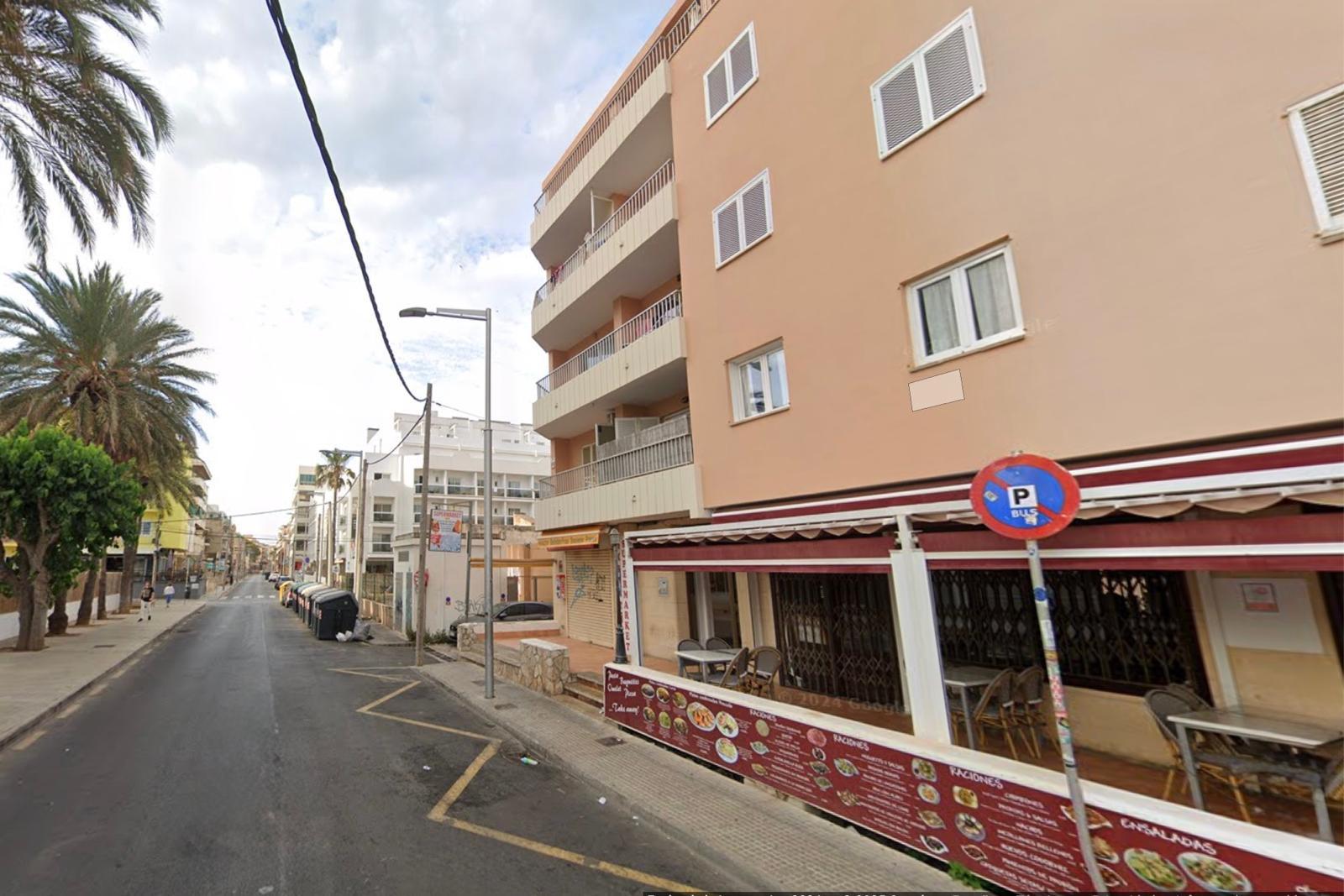 Un joven de 22 años en estado grave tras precipitarse desde un tercer piso en Playa de Palma