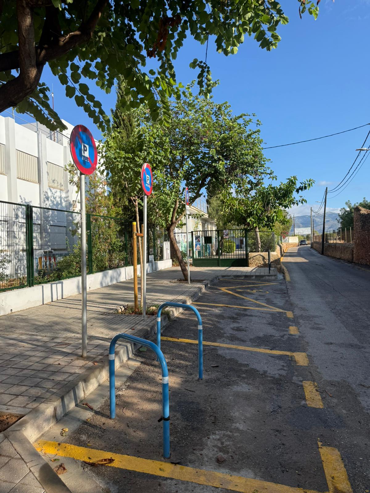 Zarinexxx called to their contact number to book a session