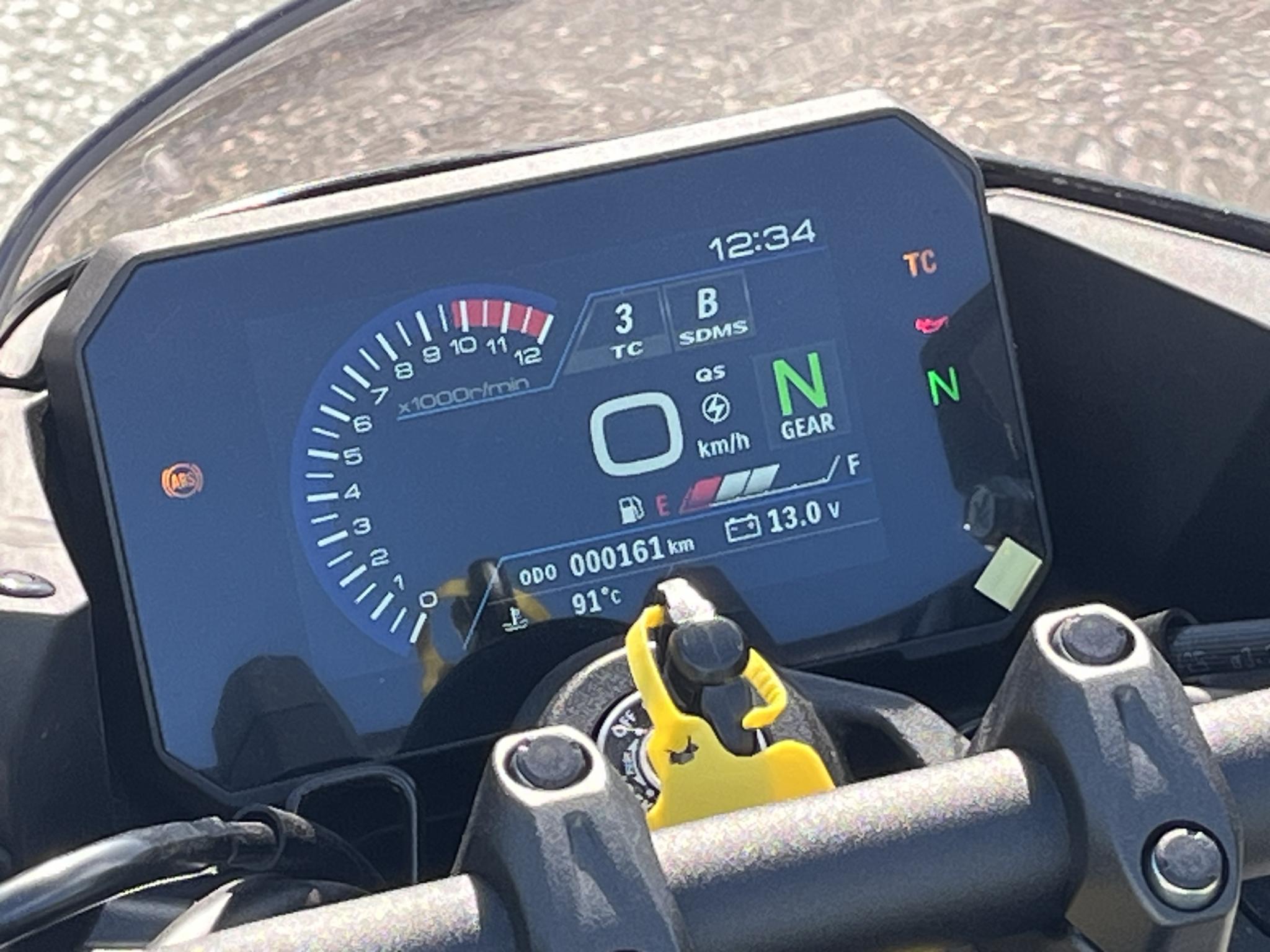 Prueba Suzuki GSX-8TT: carácter retro con alma moderna