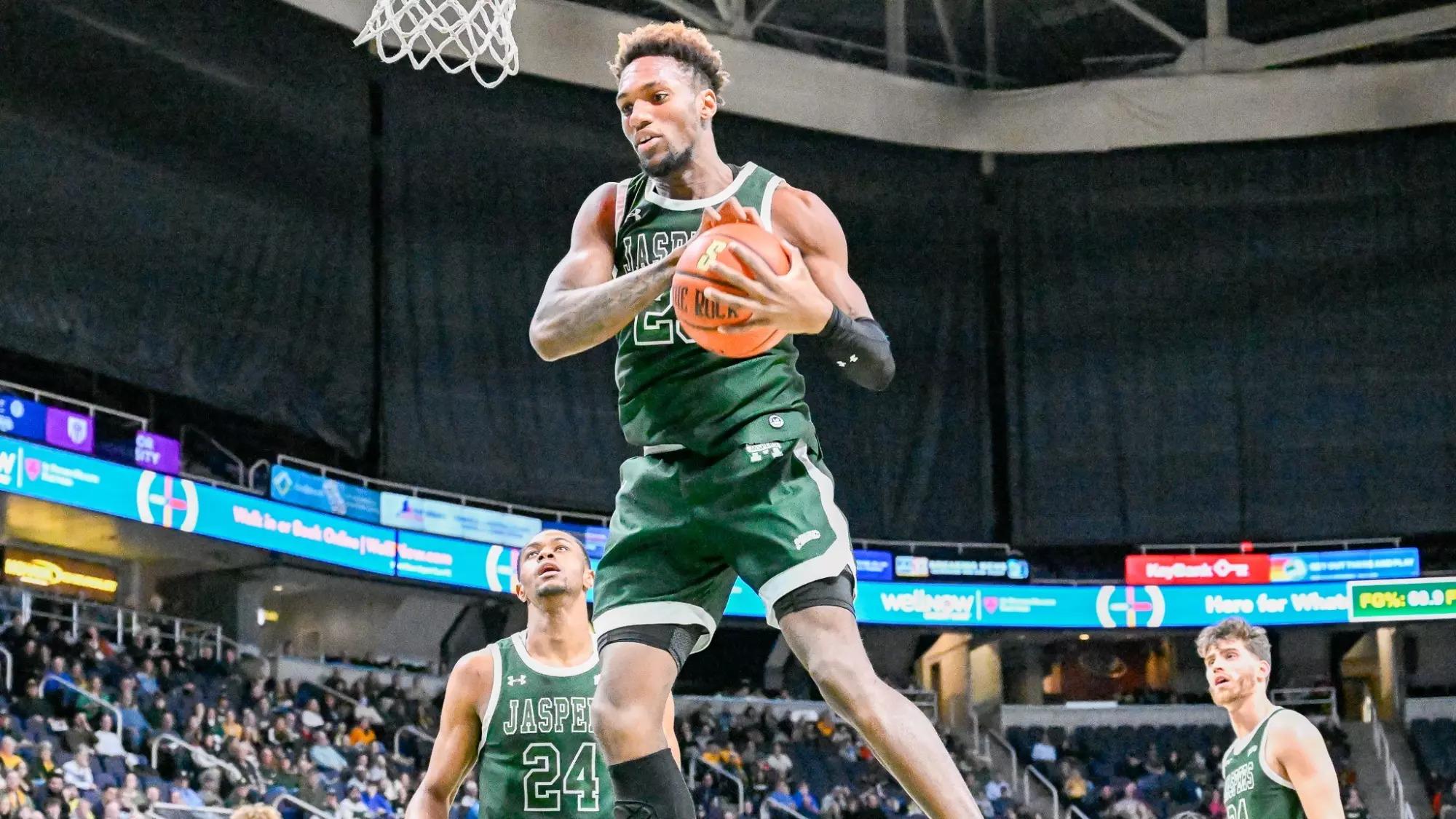 El Palmer Basket se refuerza con Josh Roberts