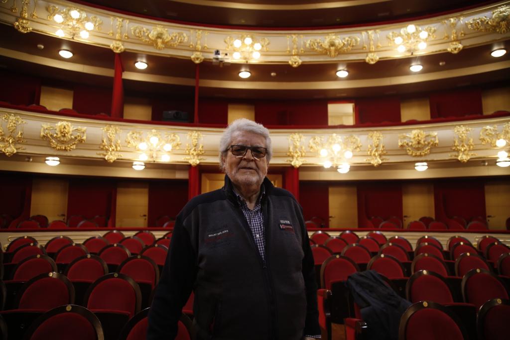 Joan Pons vuelve a los escenarios de Palma y Mahón para celebrar su 70 ...