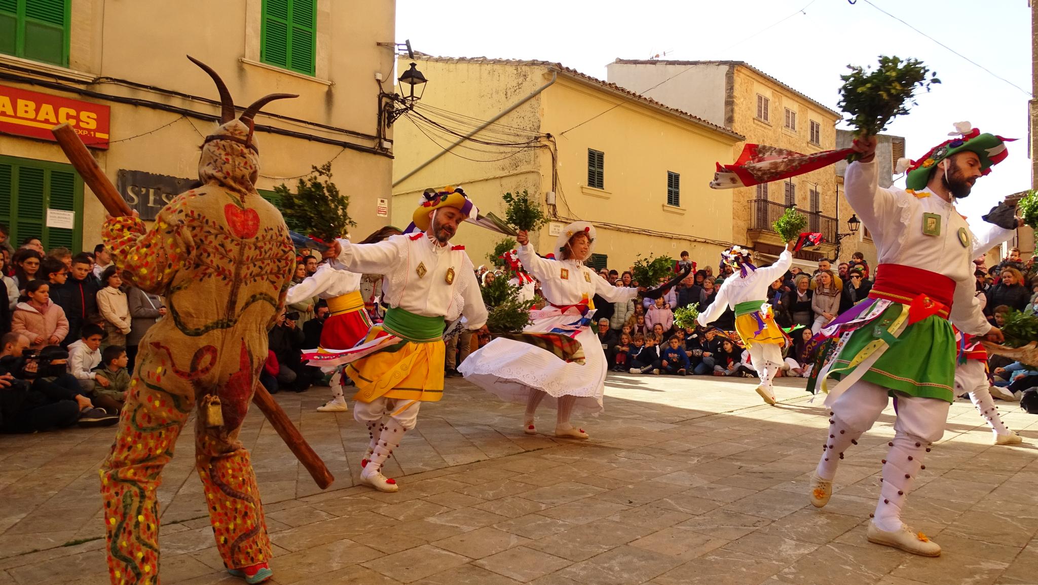Margalida Fullana: «Estas fiestas están llenas de símbolos de lo que ...