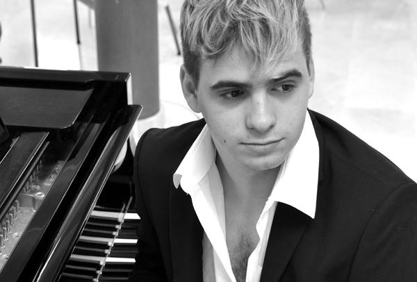 El pianista Ismael Moreno recala en Artà » Conciertos