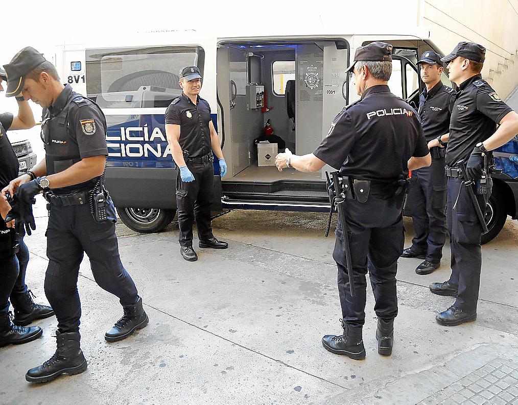 Detenido por violar a su pareja y obligarla a practicar sexo como en las películas porno