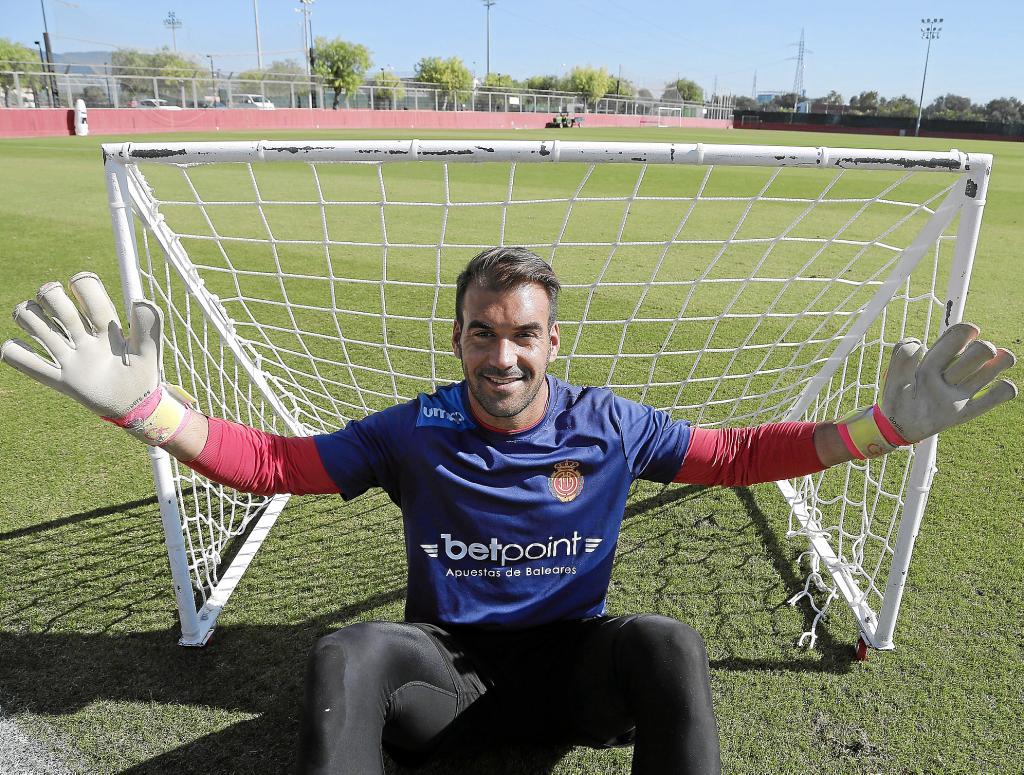 Manolo Reina: «Tenemos que dejar de mirar la clasificación»