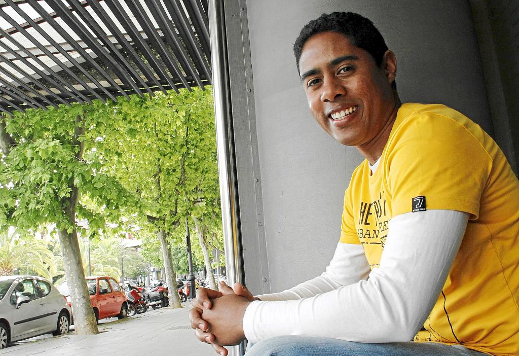 Tony Reyes apunta a la «abstracción» en sus 'Colores para la ciudad'