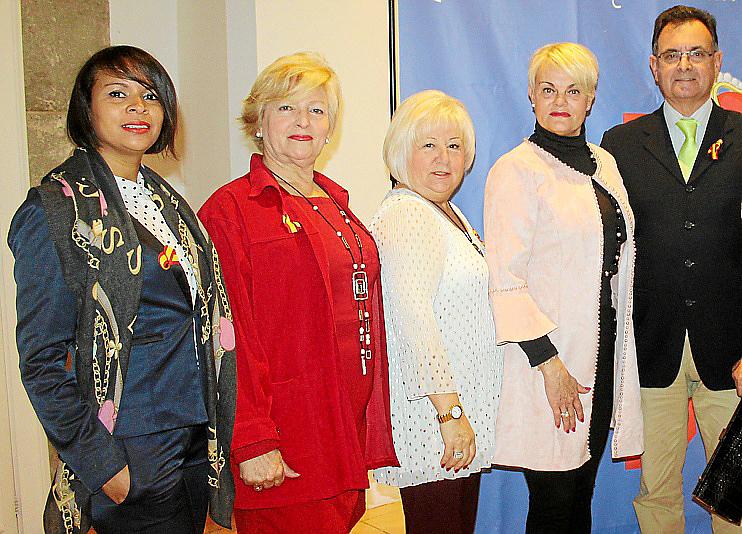 Fotogalería: La Hermandad Monárquica celebra el 50 cumpleaños del Rey