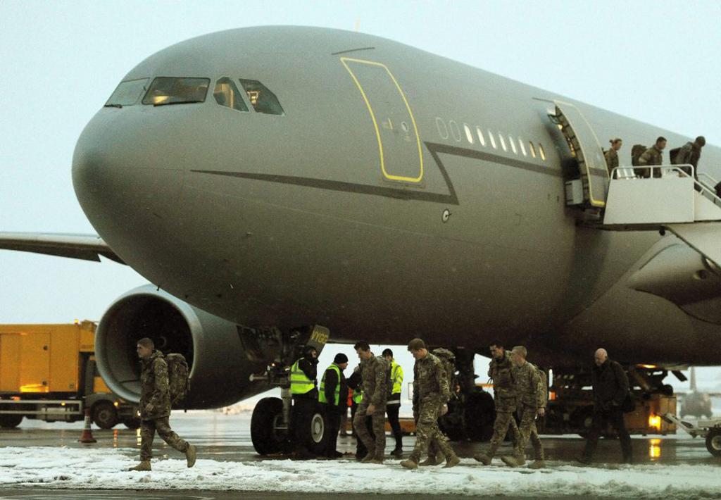Vuelo turístico en avión militar