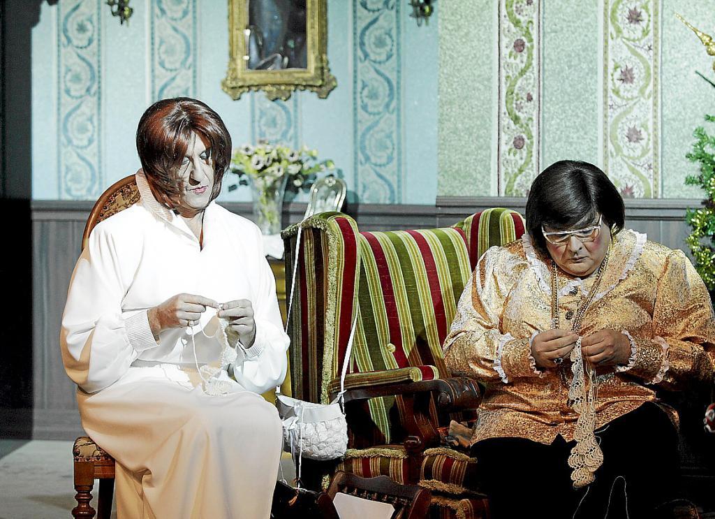 Joan Carles Bestard y Jaume Fuster cambian de sexo en 'Les flors músties'