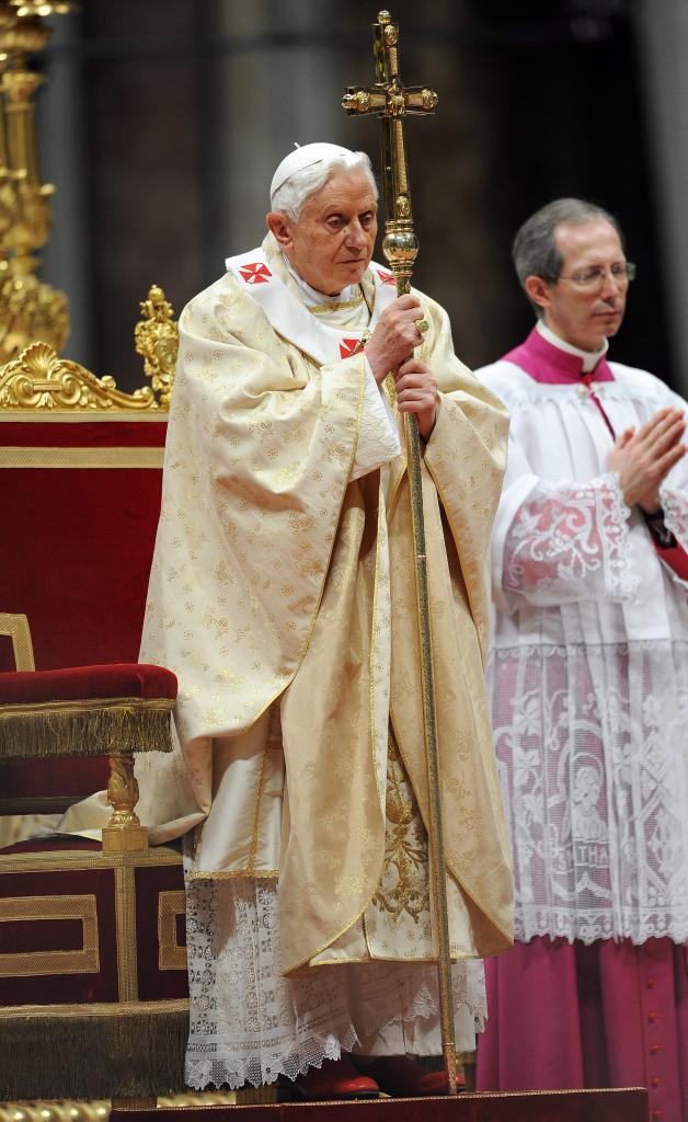 El Papa le pide a Dios en la Misa del Gallo que muestre su poder y ...