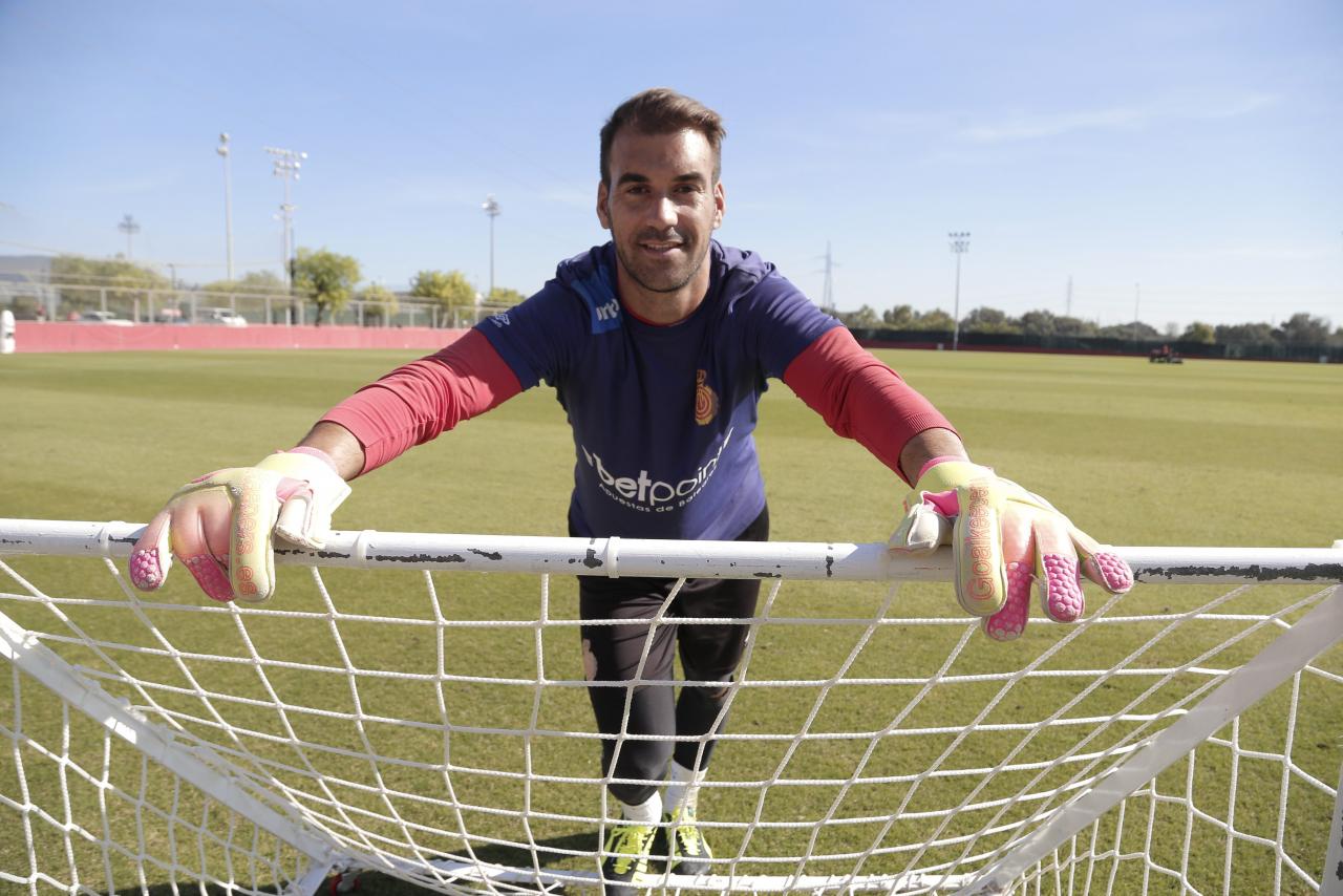 Manolo Reina: «Ante el Granada nos jugamos todo el año»