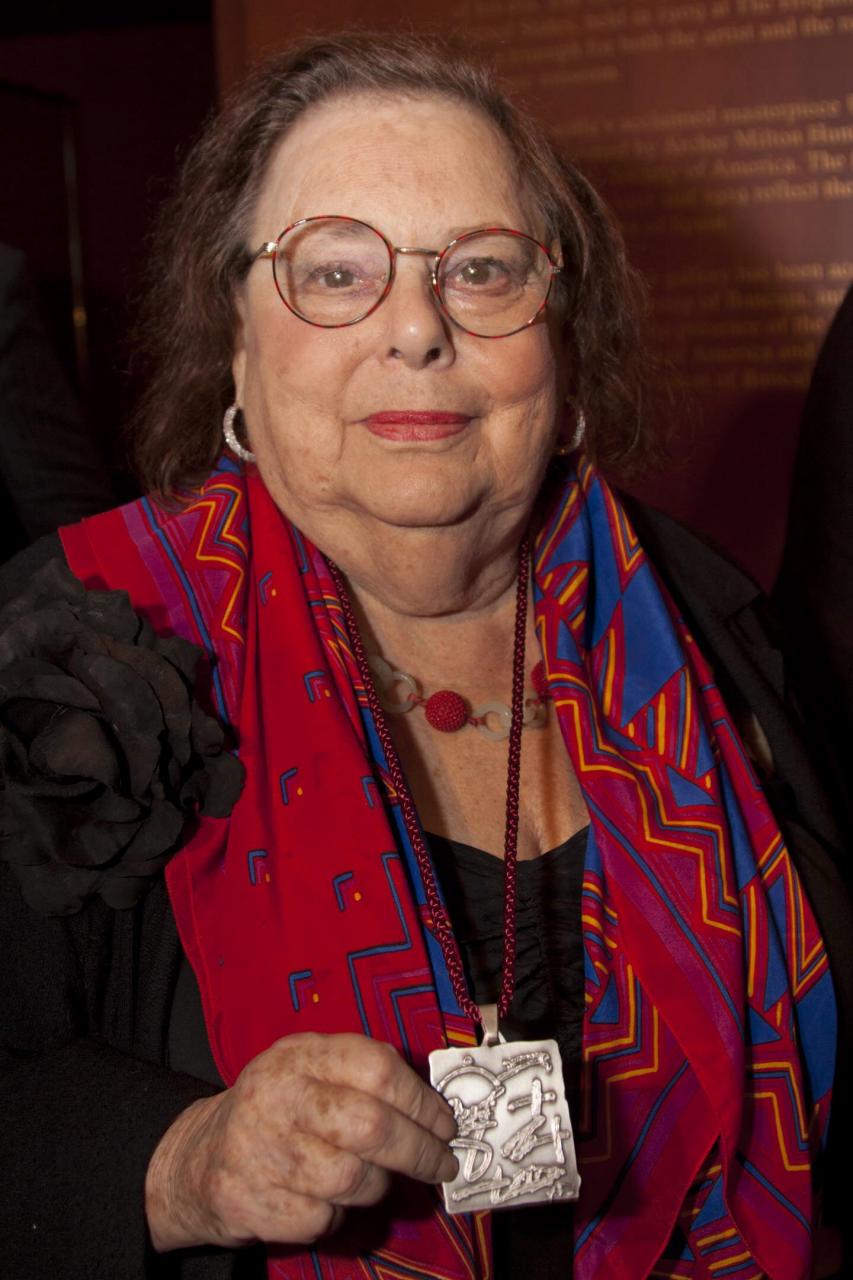 Muere Barbara Probst Solomon, una escritora con un especial vínculo con ...