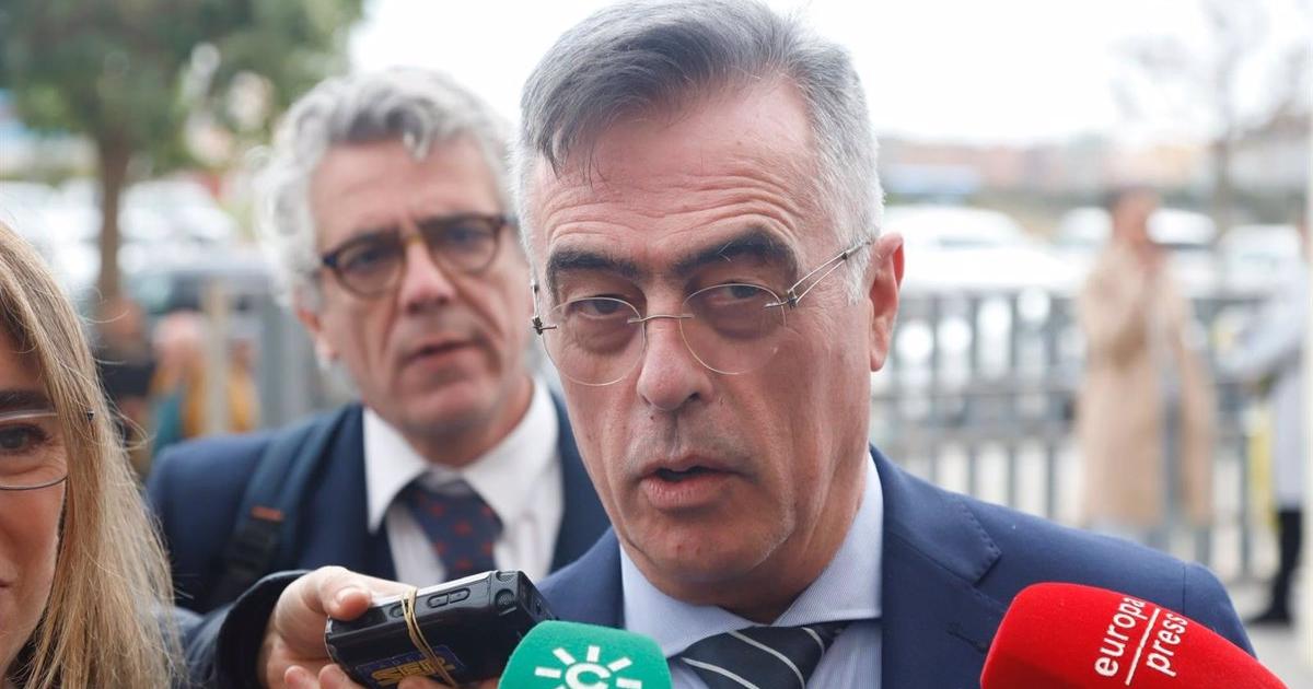 Antonio Barrientos, antes de declarar en el juicio por el caso Astapa ...