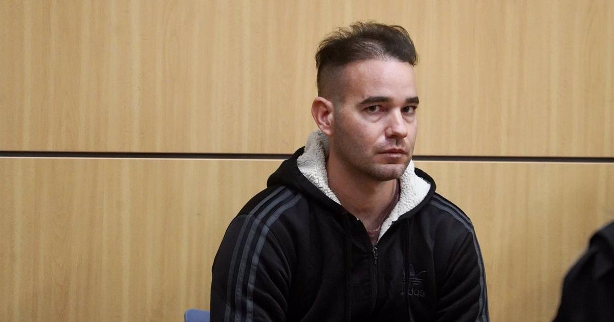 El Tuvi dice que cogió del cuello a Wafaa para reducirla y al verla ...