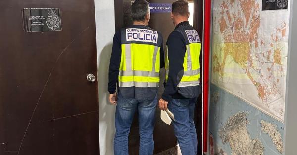 Detenido un hombre de 50 años por acosar a su vecina durante más de medio año en Palma