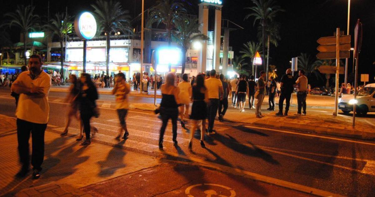 Fiesta en Mallorca: Desfase en el fin de curso de Alcúdia