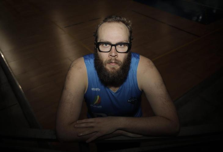 Matt Stainbrook pone rumbo a Estados Unidos