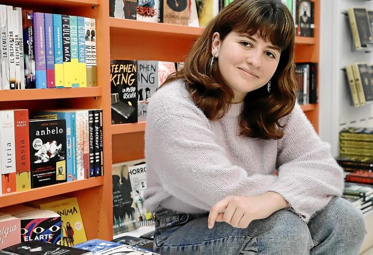 Joana Marcús expande su universo con la novela ‘Después de diciembre’