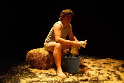 La octava edición del Ciclo de Teatro Íntimo del Teatre d'Artà presenta ...