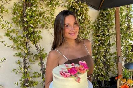María Pombo y su peculiar comida en la playa