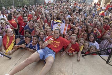 Mundial femenino 2023 | Homenaje a la campeona Cata Coll en Pòrtol y ...