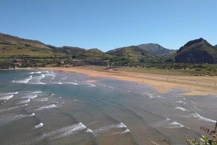 Baño con precaución en las playas vizcaínas de Barinatxe, Arriatera ...