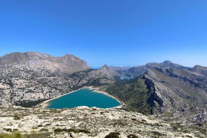 La espectacular imagen del embalse de Cúber