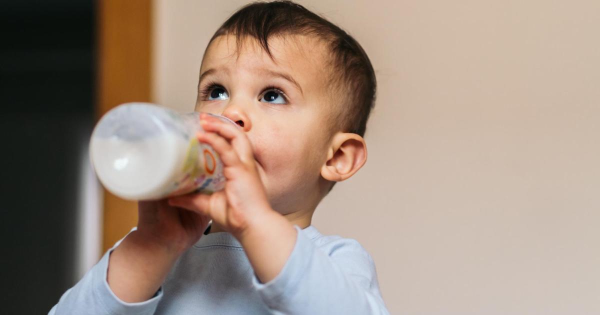 Caries del biberón: causas y prevención para una salud dental infantil ...