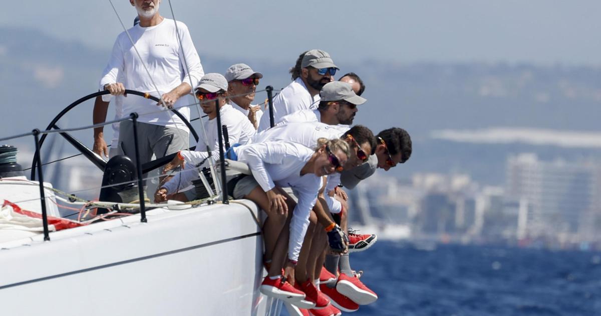 Con casi 16 metros de eslora y construido en Nueva Zelanda: así es el ...